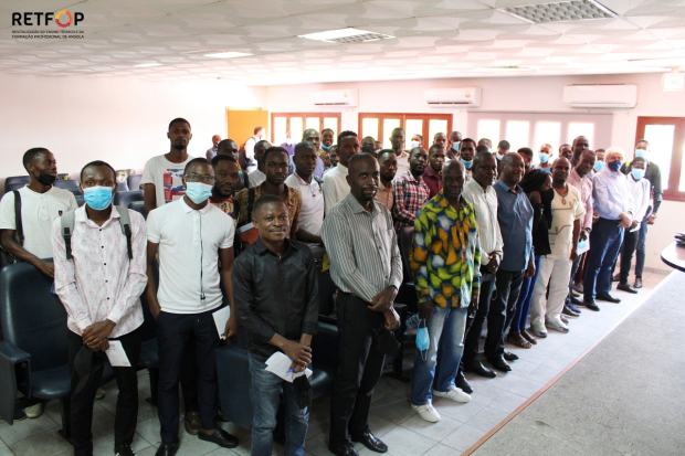 Alunos e Direcção dos Cursos de ensino da UAN-ISCED de Luanda fazem ...